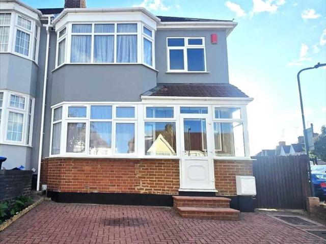 Evelyn Avenue, Colindale NW9, 3 bed end terrace house to rent, £2,600 pcm | PrimeLocation