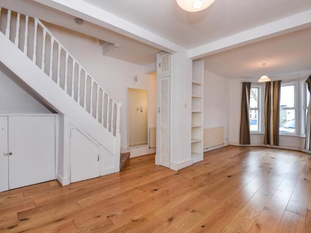 Evelyn Gardens, Richmond TW9, 2 bed terraced house to rent, £3,000 pcm | PrimeLocation
