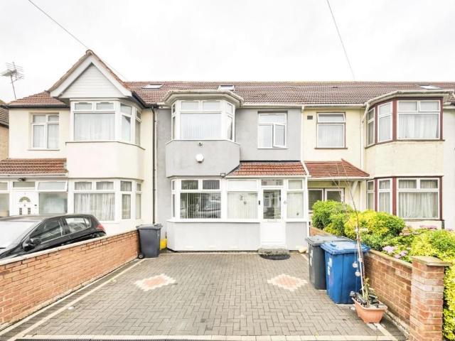 Evelyn Grove, Southall UB1, 5 bed terraced house to rent, £3,500 pcm | PrimeLocation