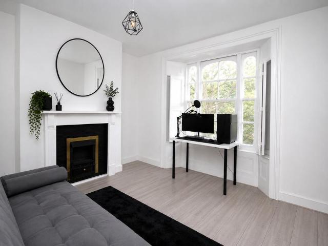 Evelyn Street, Deptford, London 1 bed ground floor maisonette to rent £1,900 pcm £438 pw