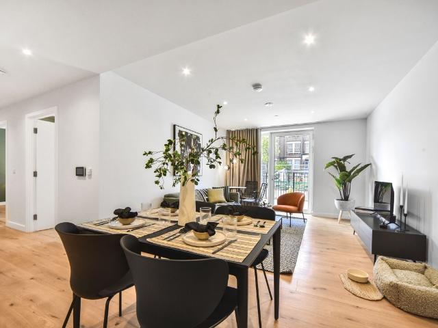 Evelyn Street, London SE8, 1 bed flat to rent, £1,940 pcm | PrimeLocation
