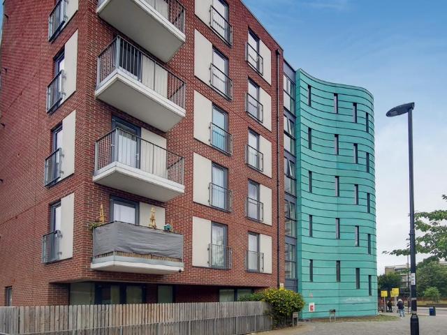 Evelyn Street, London SE8 2 bed apartment to rent £1,900 pcm £438 pw