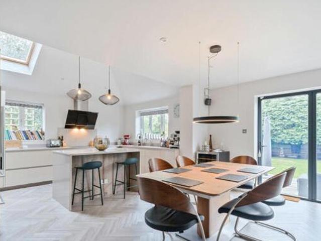 Evelyn Way, Stoke D´abernon, 5 Bedroom Detached