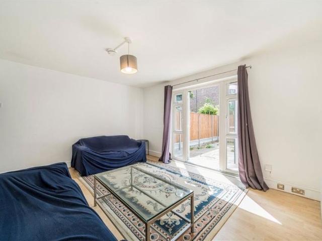 Evelyn Walk, N1, London