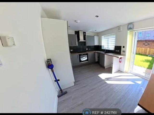 Evenson Way, Liverpool, L13 3DG, United Kingdom | 3 bed townhouse for rent #166585196 | Rentberry