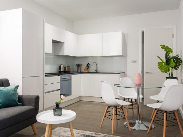Everard Close St. Albans AL1 1 bed flat to rent £4,004 pcm £924 pw