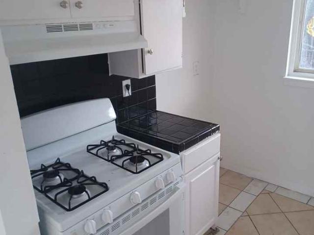 Evergreen 2 Bedroom Apartment for Rent at 1601,1605,1606,1610,1614,1618,1622,1702,1706 Evergreen St, Santa Ana, CA 92707 Southeast Industrial District