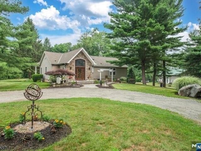 Evergreen Dr, Chester Township, Home For Sale