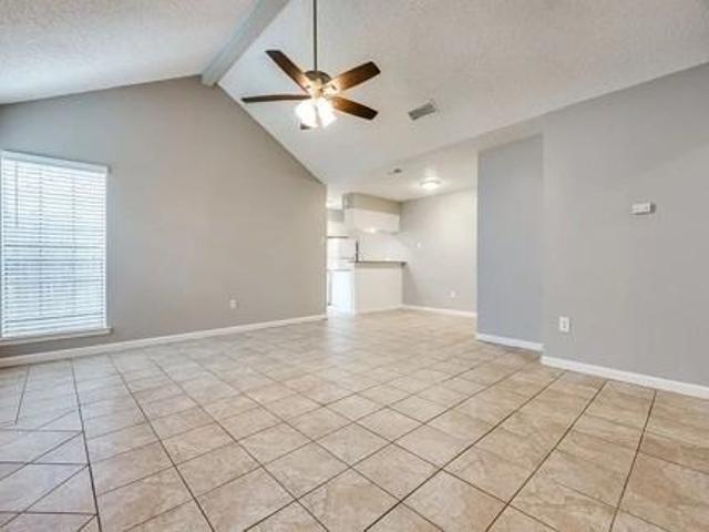 Evergreen Duplexes 2 Bedroom Apartment for Rent at 4047 Evergreen Duplexes 4001 4047 Evergreen Street, Irving, TX 75061