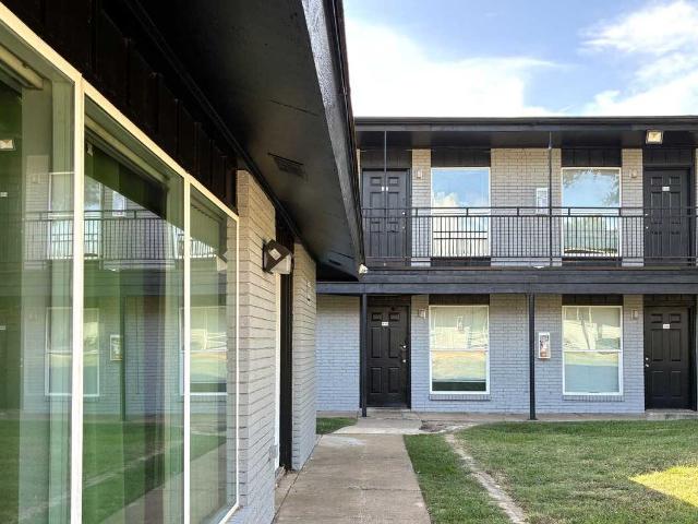 Evergreen Estates 2 Bedroom Apartment for Rent at 717 S Green St, Longview, TX 75602