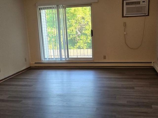 Evergreen Square Apartments 2 Bedroom Apartment for Rent at 911 6th Ave Ne, Buffalo, MN 55313
