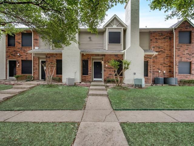 Evergreen Townhomes 1 Bedroom Apartment for Rent at 3860 Evergreen St, Irving, TX 75061 Bear Creek