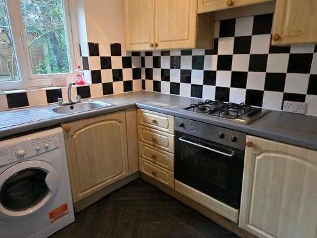 Everett Court, West Didsbury. 1 bed flat to rent £1,150 pcm £265 pw