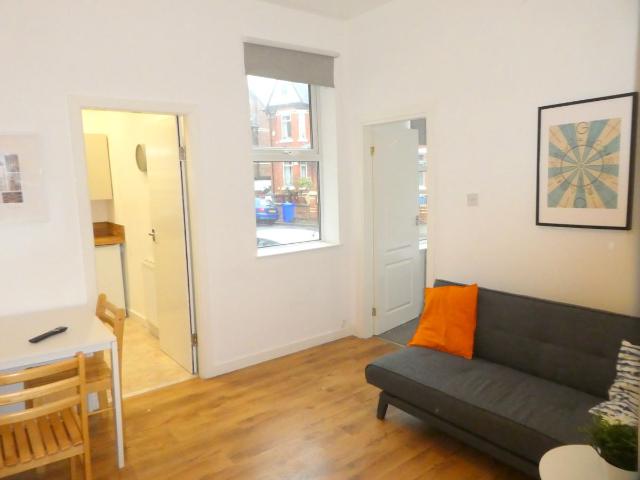 Everett Road, Didsbury, Manchester M20, 1 bed flat to rent, £975 pcm | PrimeLocation