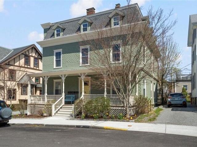 Everett St Apt,newport, Condo For Sale
