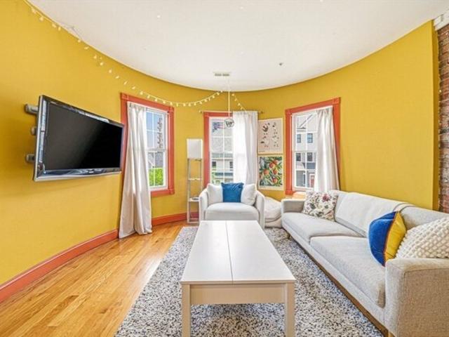 Everett St Unit,boston, Condo For Sale