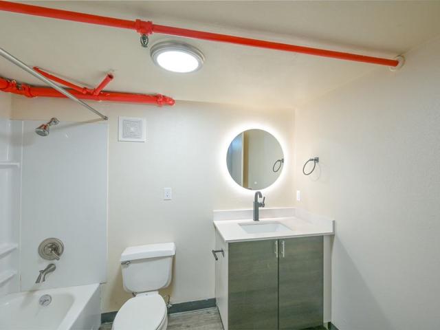 Everett Station Lofts 2 Bedroom Apartment for Rent at 625 Nw Everett St, Portland, OR 97209 Old Town Chinatown