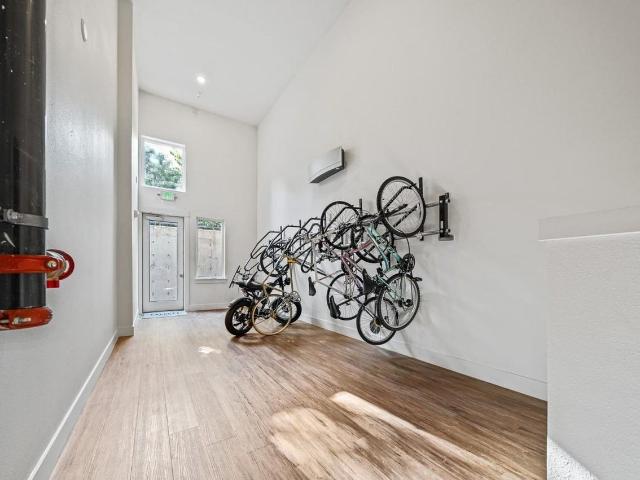 Everett Studio Apartment for Rent at 1616 Nw Everett St, Portland, OR 97209 Northwest District