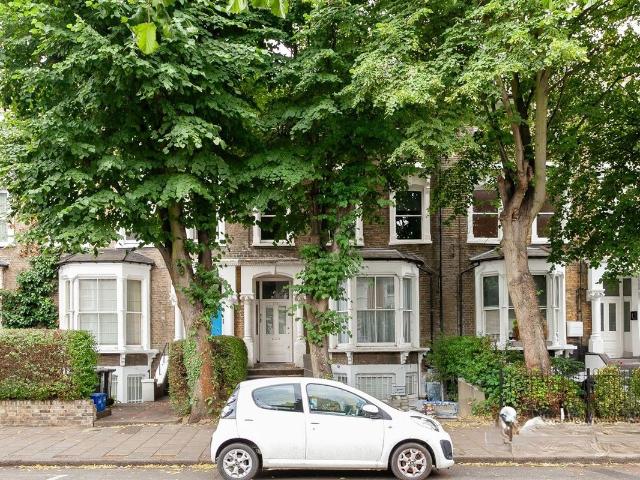 Evering Road, Clapton E5, 2 bed flat to rent, £2,250 pcm | PrimeLocation