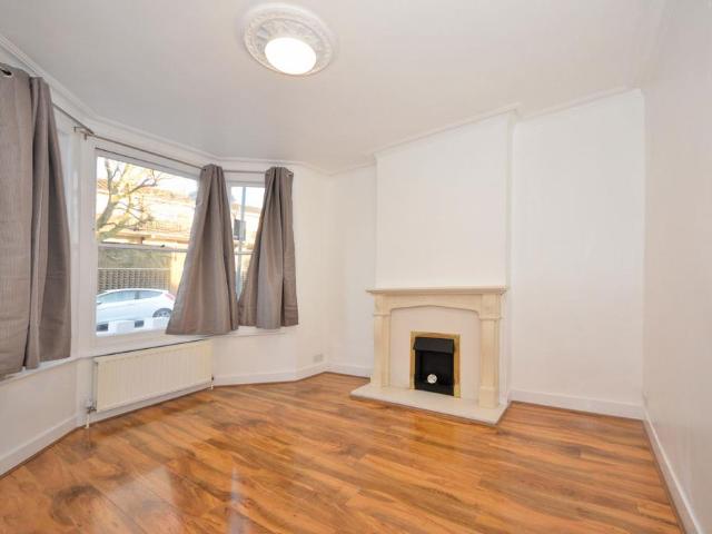 Everington Street, London, W6 4 bed terraced house to rent £4,000 pcm £923 pw