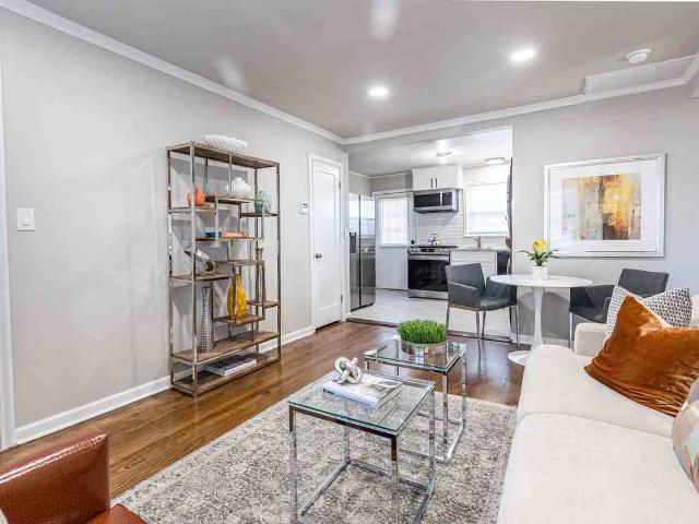 Everly Apartments on Cherry Street 2 Bedroom Apartment for Rent at 1408 S Quaker Ave, Tulsa, OK 74120