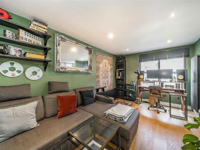 Eversholt Street, London NW1 1 bed flat to rent £2,350 pcm £542 pw