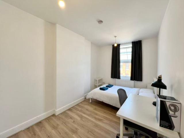 Eversholt Street, London NW1, 2 bed flat to rent, £2,752 pcm | PrimeLocation