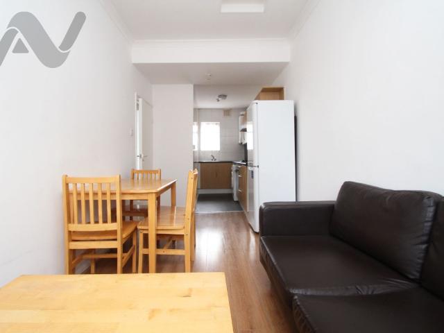 Eversholt Street, London NW1, 4 bed maisonette to rent, £4,600 pcm | PrimeLocation
