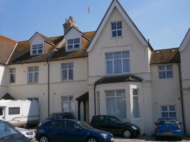 Eversley Court, Bexhill on Sea 2 bed flat to rent £1,000 pcm £231 pw