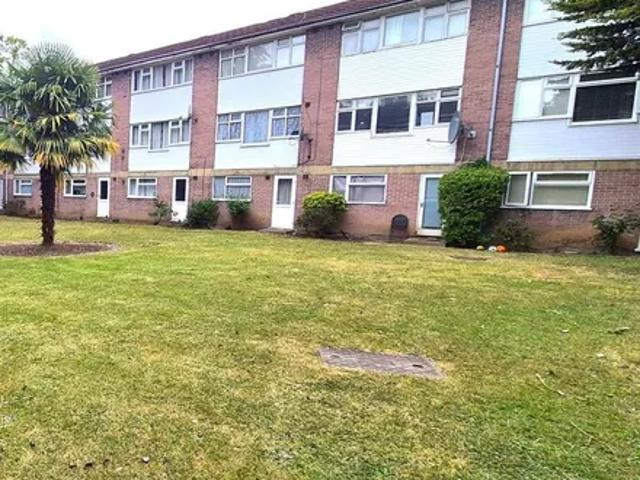 Eversley Crescent, London, TW7 4HT, United Kingdom | 2 bed duplex for rent #166102085 | Rentberry