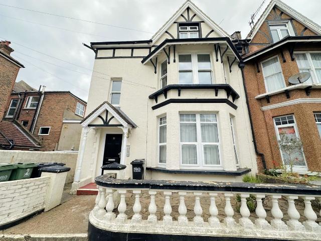 Eversley Road, Bexhill On Sea TN40, 1 bed flat to rent, £875 pcm | PrimeLocation