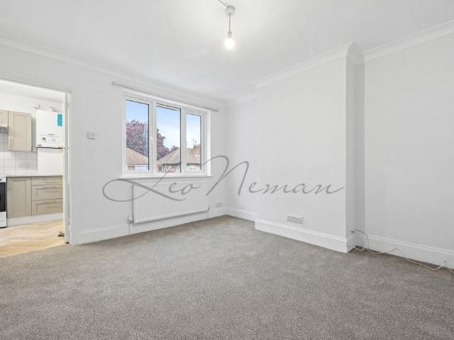 Everton Drive, Stanmore HA7, 2 bed flat to rent, £1,700 pcm | PrimeLocation