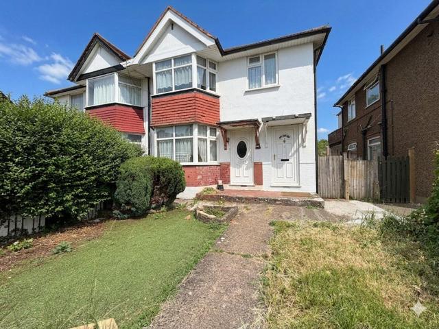 Everton Drive, Stanmore HA7, 2 bed maisonette to rent, £1,750 pcm | PrimeLocation
