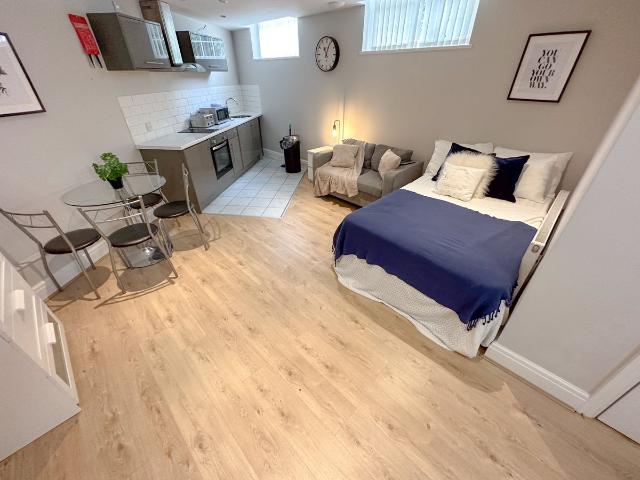 Everton Road L6, Room to rent, £867 pcm | PrimeLocation