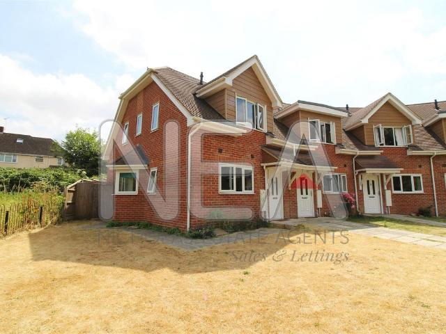Evesham Road, Emmer Green, Reading RG4, 3 bed town house to rent, £1,750 pcm | PrimeLocation