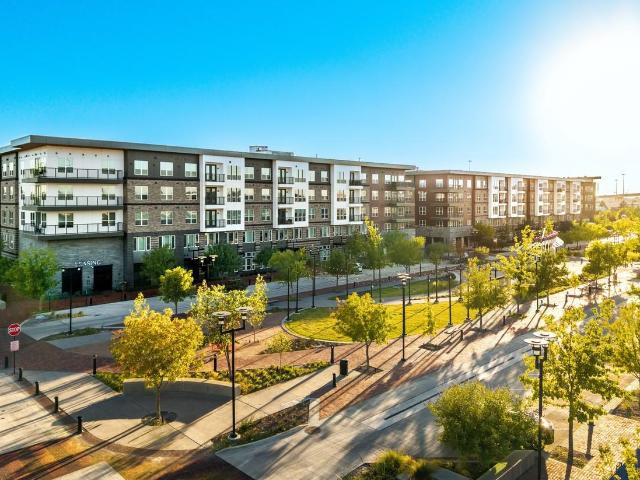 EVIVA Trinity Mills Station 1 Bedroom Apartment for Rent at 1455 Moonrise Ave Apt 1100, Carrollton, TX 75006 Original Town