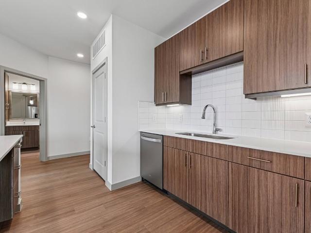 EVIVA Trinity Mills Station 1 Bedroom Apartment for Rent at 1455 Moonrise Ave Apt 1100, Carrollton, TX 75006 Original Town