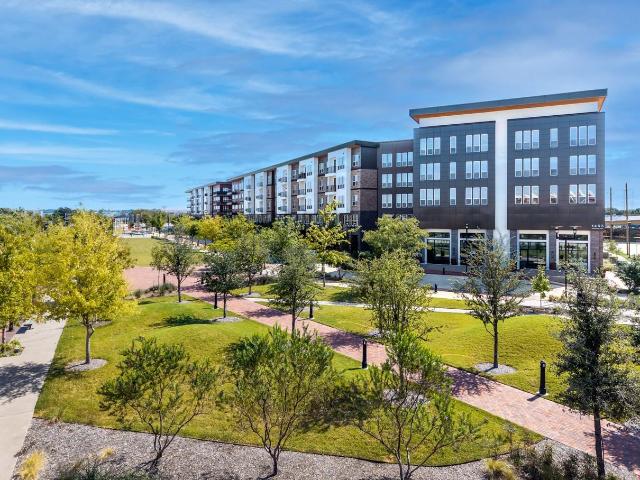 EVIVA Trinity Mills Station 1 Bedroom Apartment for Rent at 1455 Moonrise Ave Apt 1100, Carrollton, TX 75006 Original Town