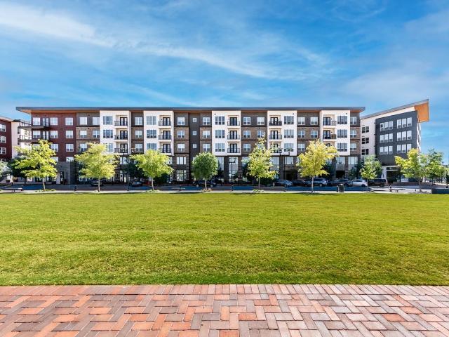 EVIVA Trinity Mills Station 2 Bedroom Apartment for Rent at 1455 Moonrise Ave Apt 1100, Carrollton, TX 75006 Original Town