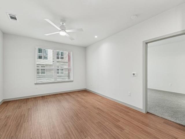 EVIVA Trinity Mills Station Studio Apartment for Rent at 1455 Moonrise Ave Apt 1100, Carrollton, TX 75006 Original Town
