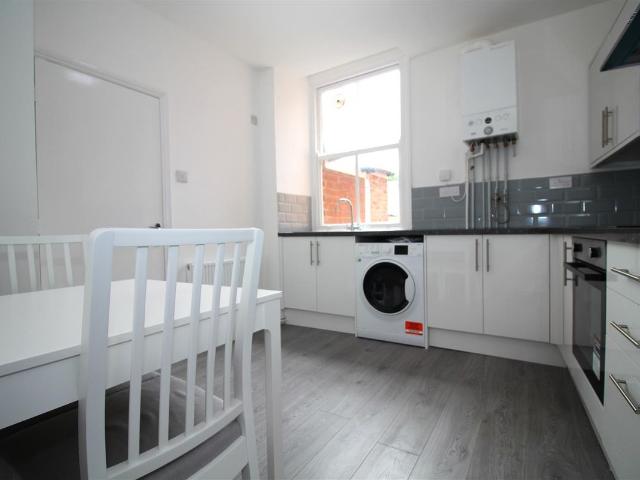 Evington Road, Leicester LE2, 1 bed flat to rent, £850 pcm | PrimeLocation