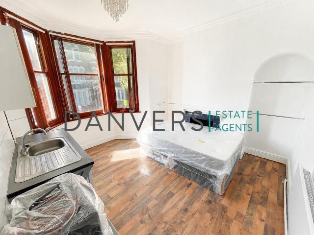 Evington Road, Leicester LE2, Room to rent, £470 pcm | PrimeLocation