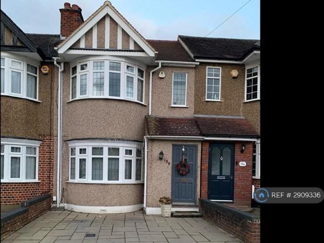 Exmouth Road, London, HA4 3 bed terraced house to rent £2,350 pcm £542 pw