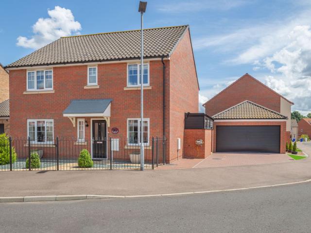 Exning, Suffolk CB8, 4 bed detached house to rent, £2,200 pcm | PrimeLocation