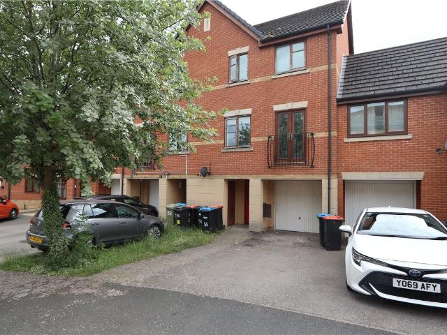 Exbury Lane, Westcroft MK4, 4 bed terraced house to rent, £1,850 pcm | PrimeLocation