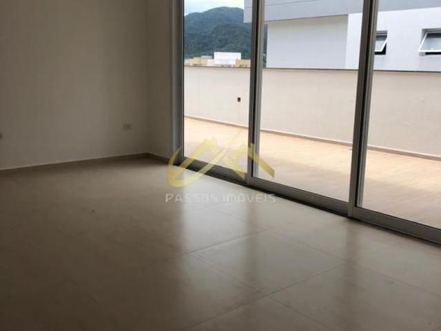 EXCELENTE COBERTURA NO CENTRO DA CIDADE PRÓXIMO A COMÉRCIOS E UMA VISTA LINDA