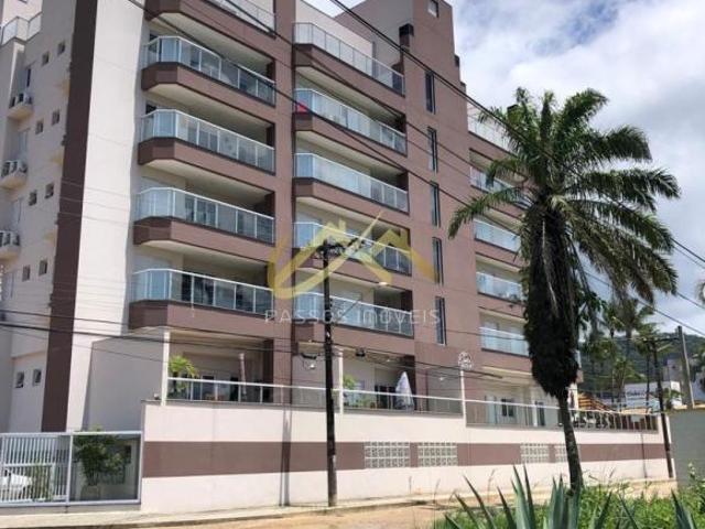EXCELENTE COBERTURA NOVINHA COM LINDA VISTA PARA MATA E MAR SACADA DE 1 DOS DORMTS