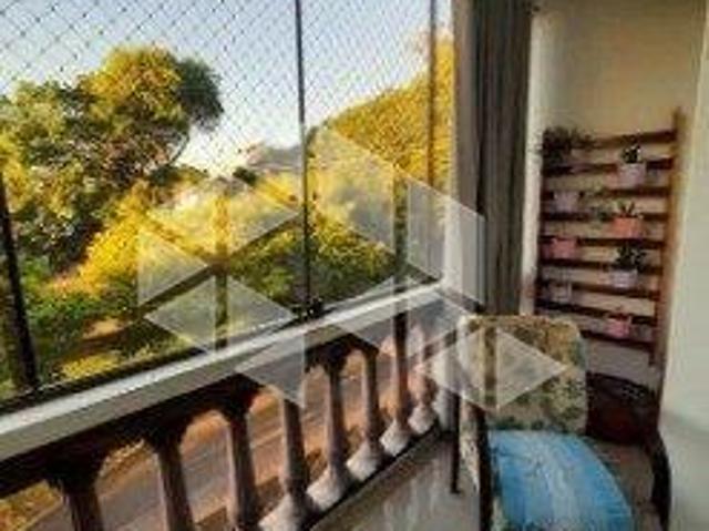 Excelente Cobertura com 2 dormitórios, 2 banheiros, 149m² privativos, bem localizada com vaga cobert