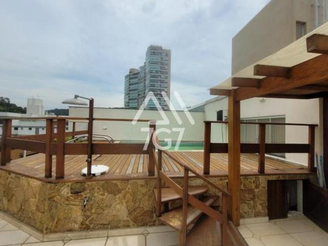 EXCELENTE COBERTURA COM 3 DORMITÓRIOS A 100M DA PRAIA, COM PISCINA E ÁREA GOURMET