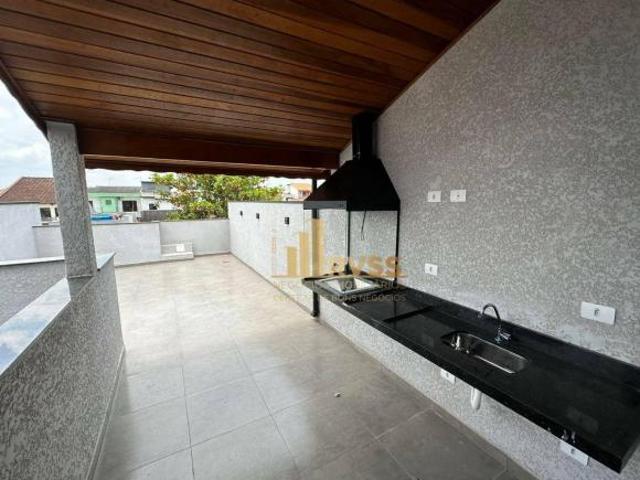 Excelente cobertura com área total de aproximadamente 106m², com dois dormitórios sendo uma suíte